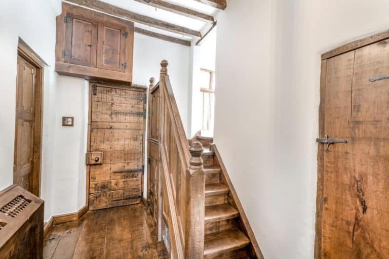 Scrooby Manor for Sale! – See Inside – Discerning History